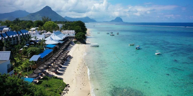 Mauritius vs The Maldives: Where To Go? - Blue Bay Travel Blog